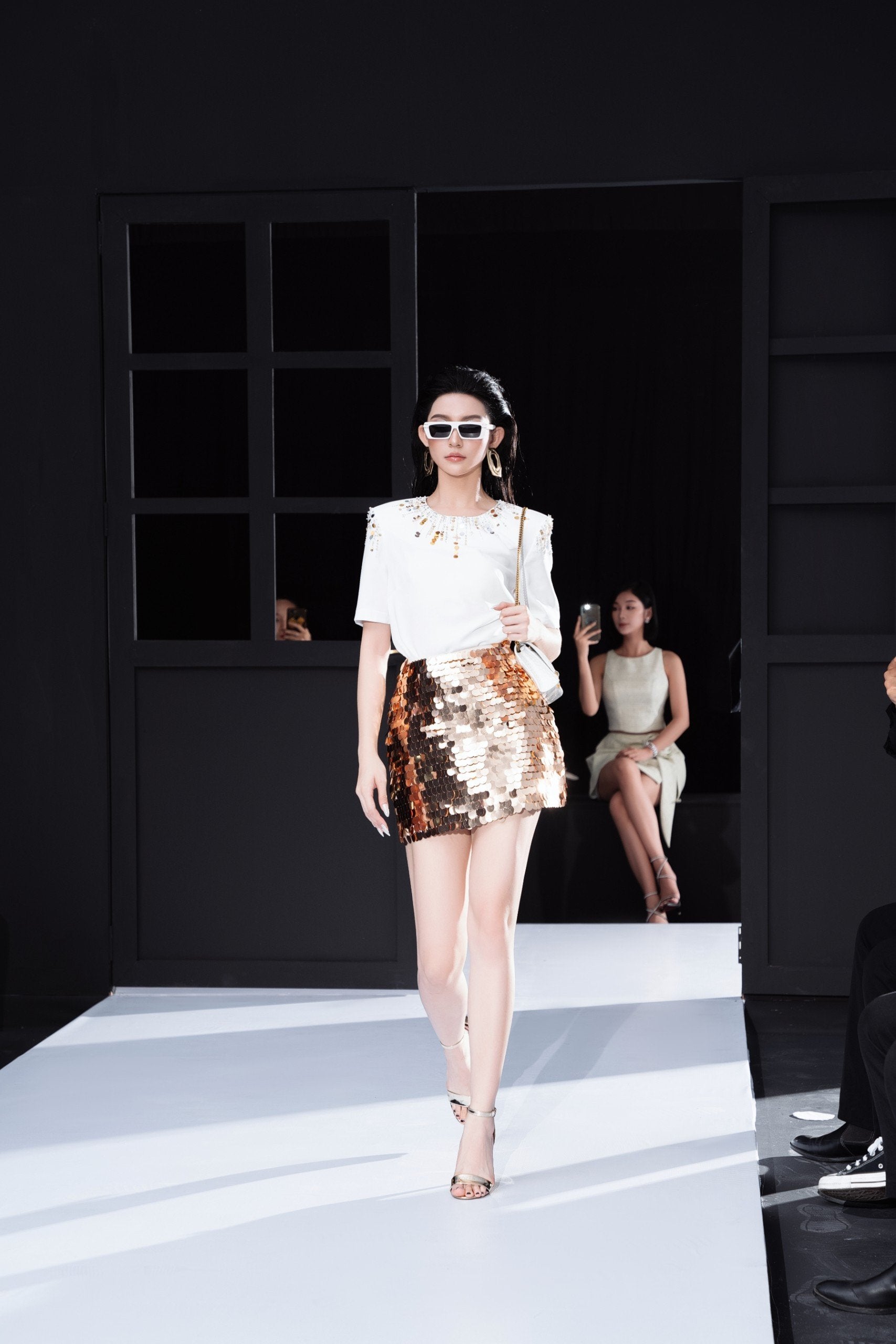 Limex Set - Áo Tay Ngắn Cổ Tròn Đính Kết & Chân Váy Ôm Ngắn – DARLING DIVA VN